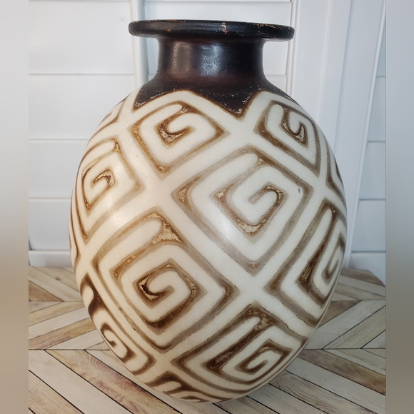 Source Unknown | Accents | Vintage Chulucanas Peru Pottery Vase Brown ...